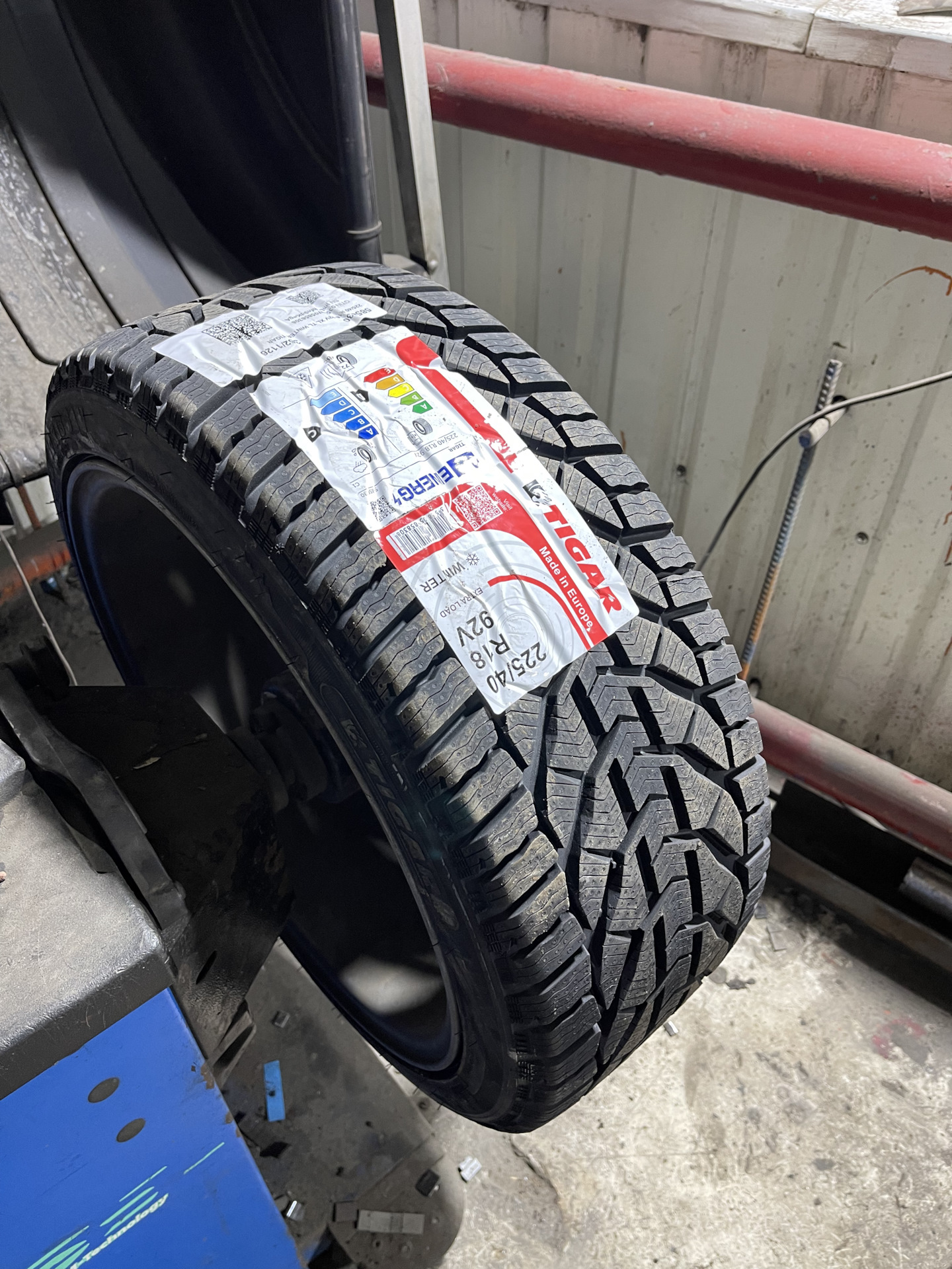 Momo Revenge на зиму+новая резина — Skoda Octavia Combi A7 Mk3, 2 л ...