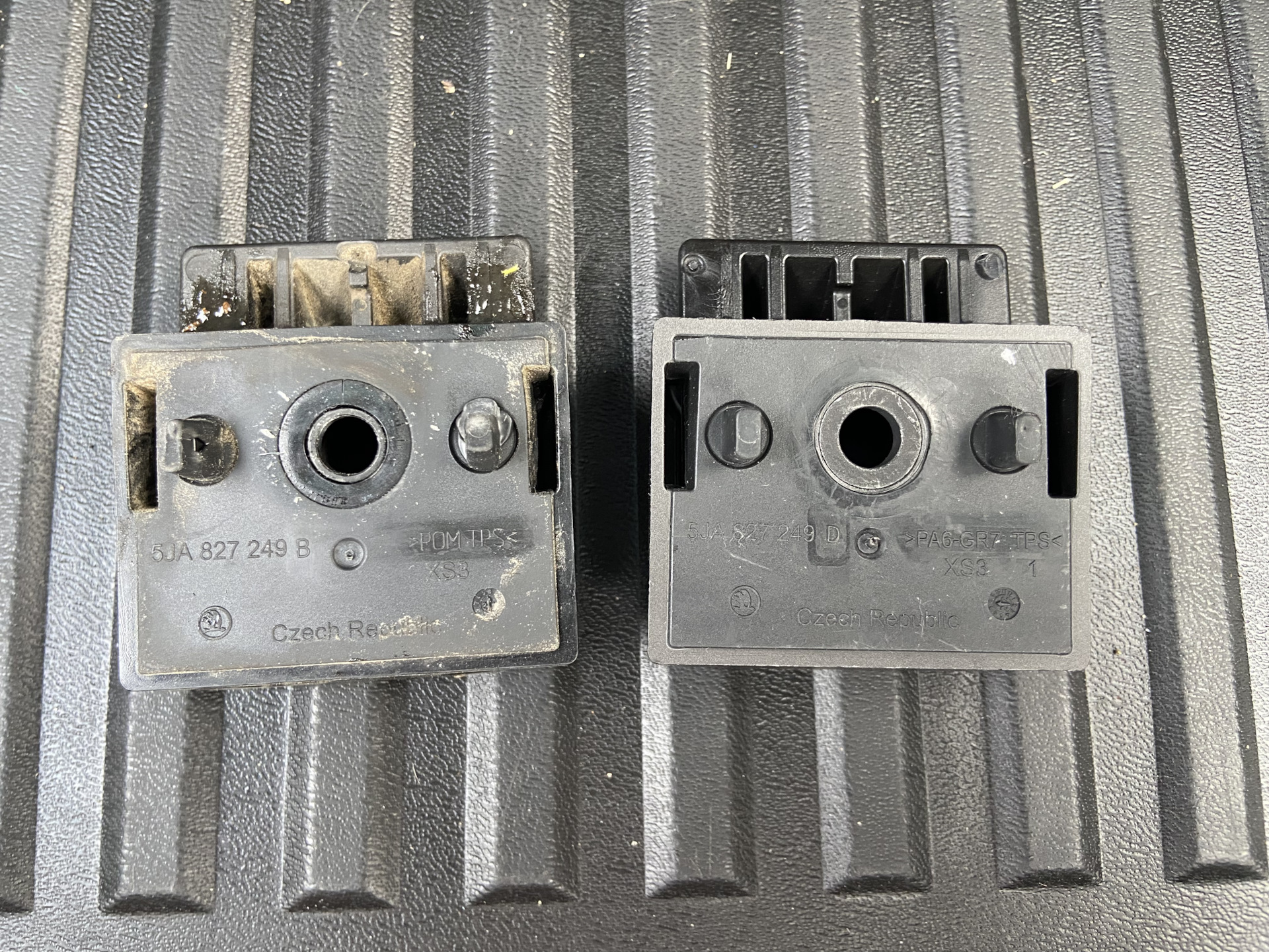 [26] Упоры 5JA827249D — Skoda Octavia A8 Mk4, 1,4 л, 2021 года | своими ...