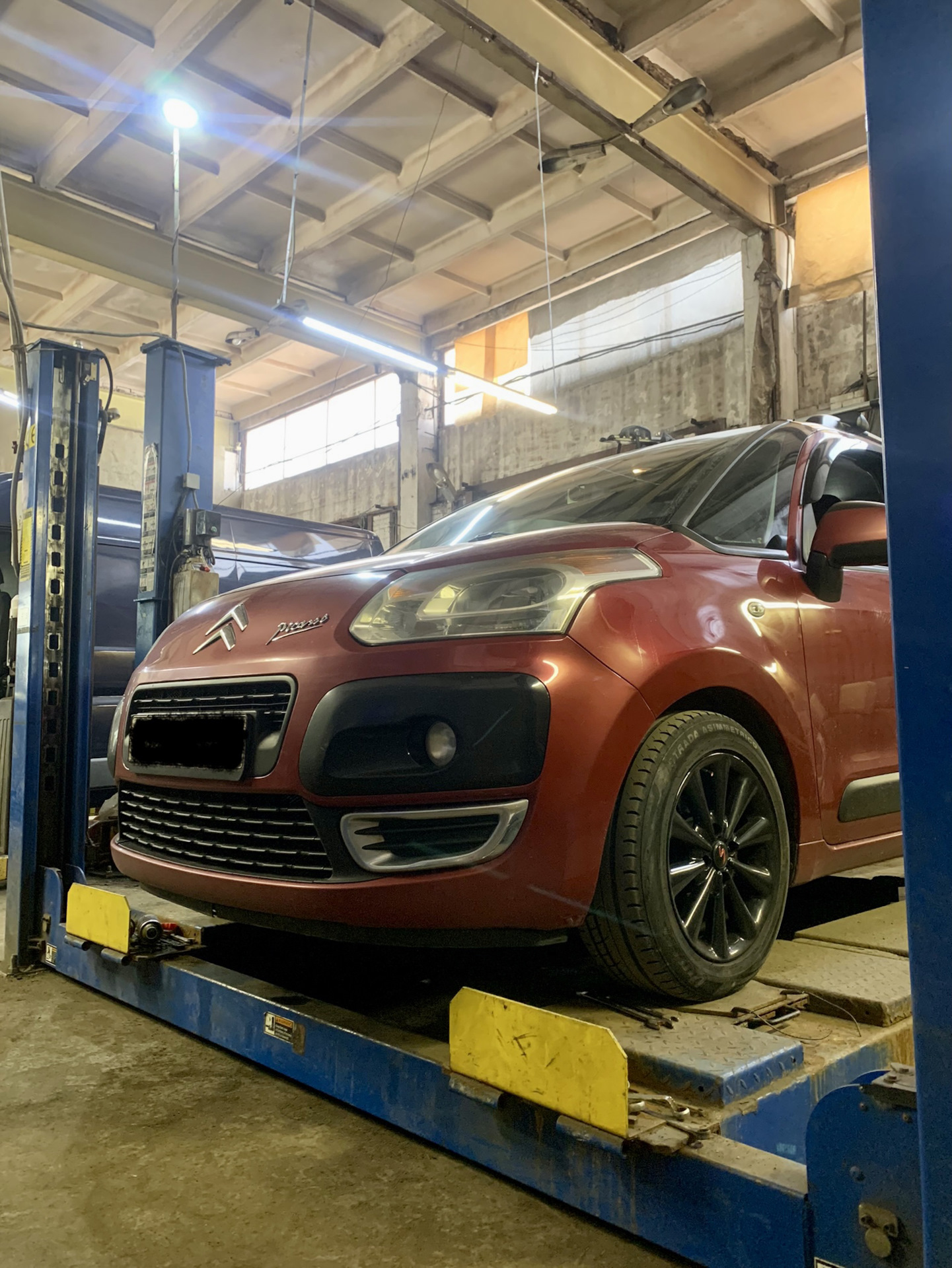 Наконечник правый + развал — Citroen C3 Picasso, 1,6 л, 2012 года ...