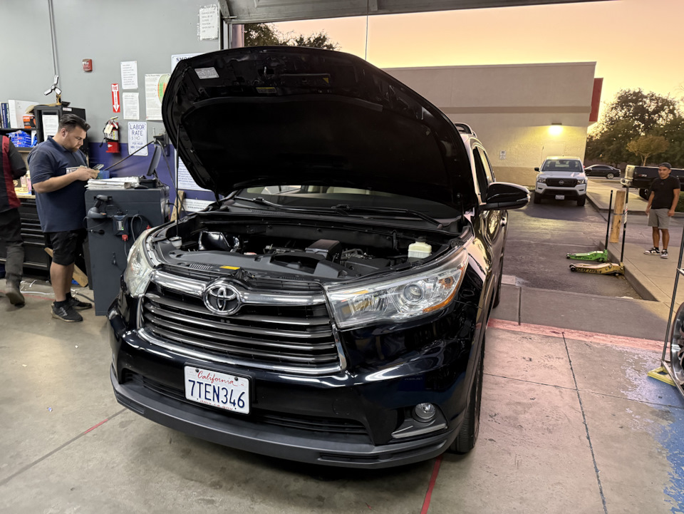 Продана за $16к — Toyota Highlander (XU50), 3,5 л, 2016 года | продажа ...