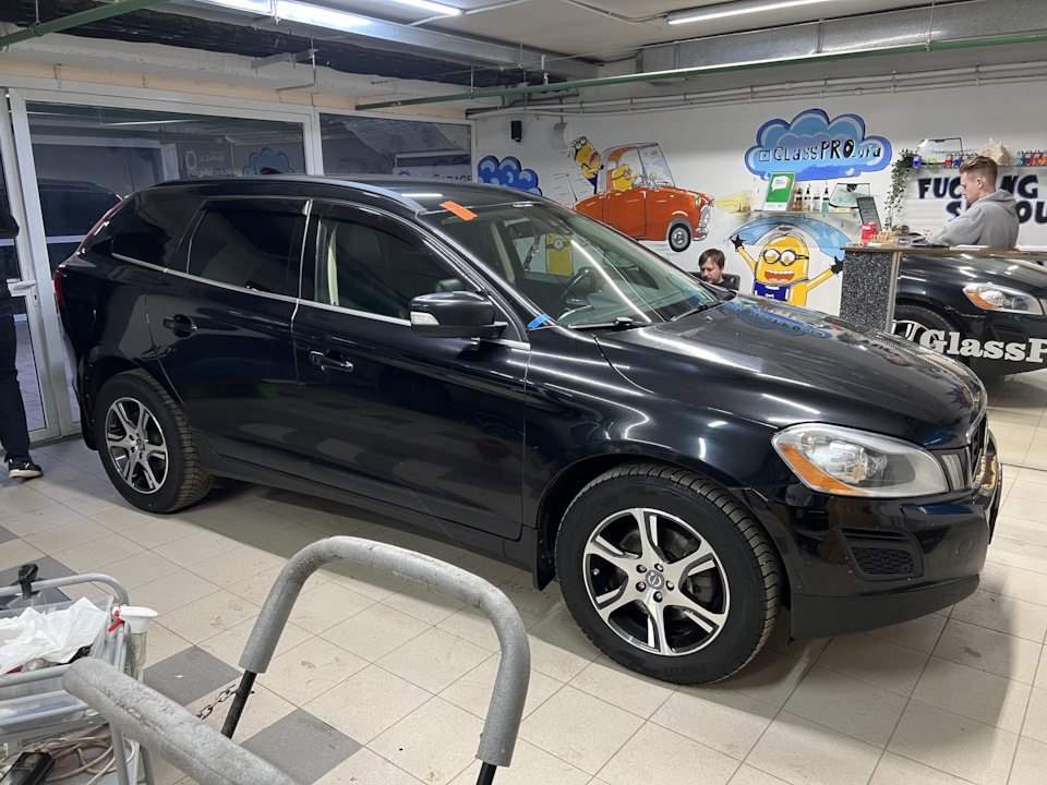Замена лобового стекла — Volvo XC60 (1G), 3 л, 2010 года | кузовной ...