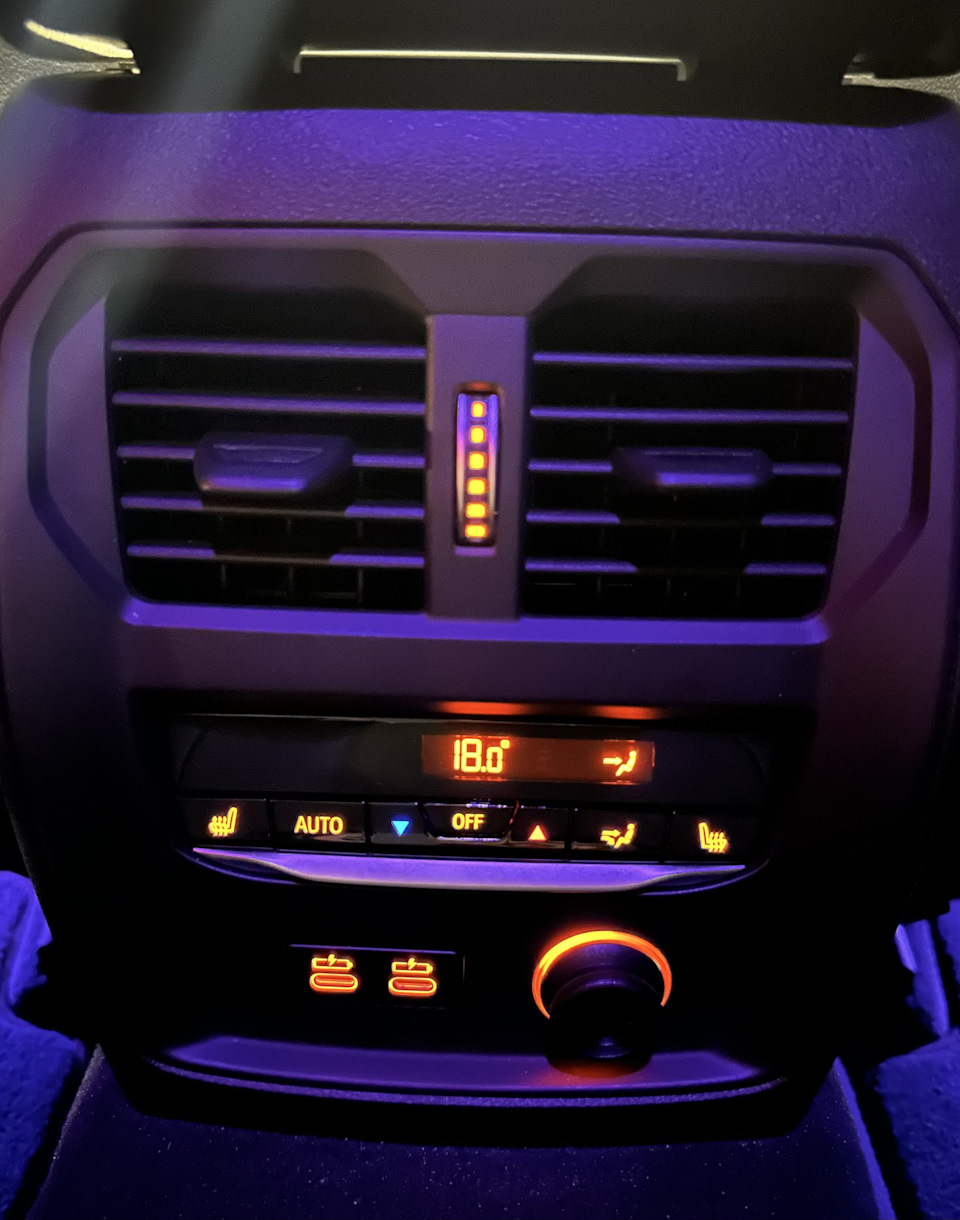 BMW G20 illuminated 12v socket Rear — BMW 3 series (G20), 2 л, 2020 ...