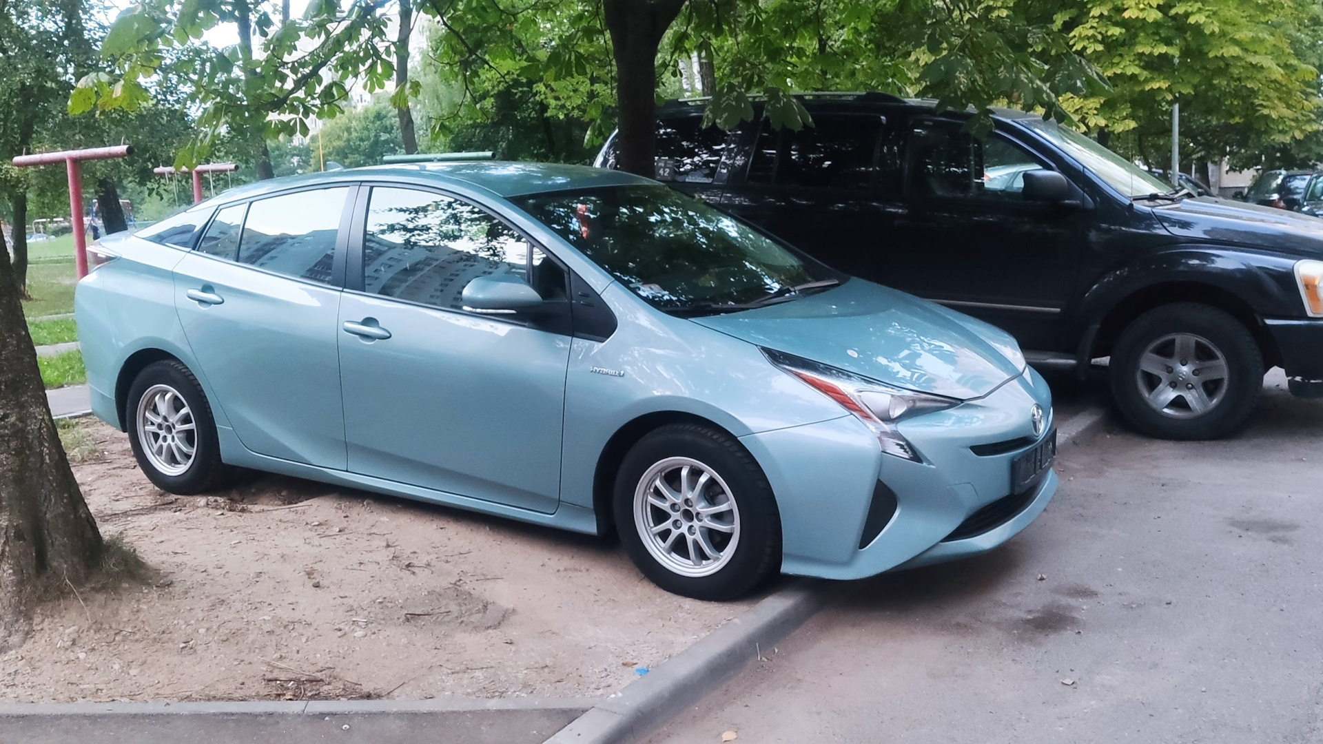 Toyota Prius (50) 1.8 гибридный 2016 | Sea Glass Pearl на DRIVE2