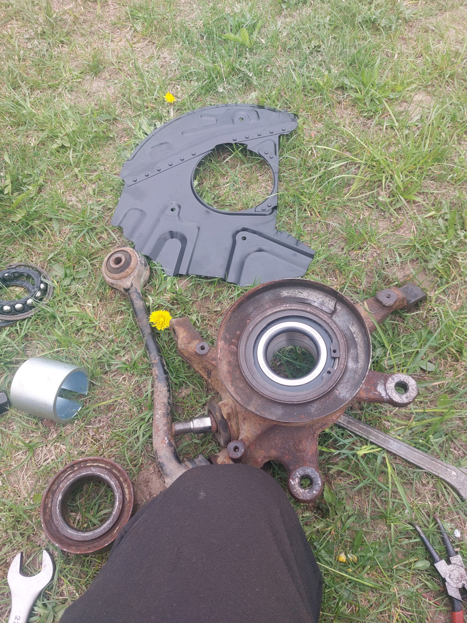 Замена ступичного подшипника и защиты тормозного диска — BMW X5 (E53), 2,9 л, 2001 года ...