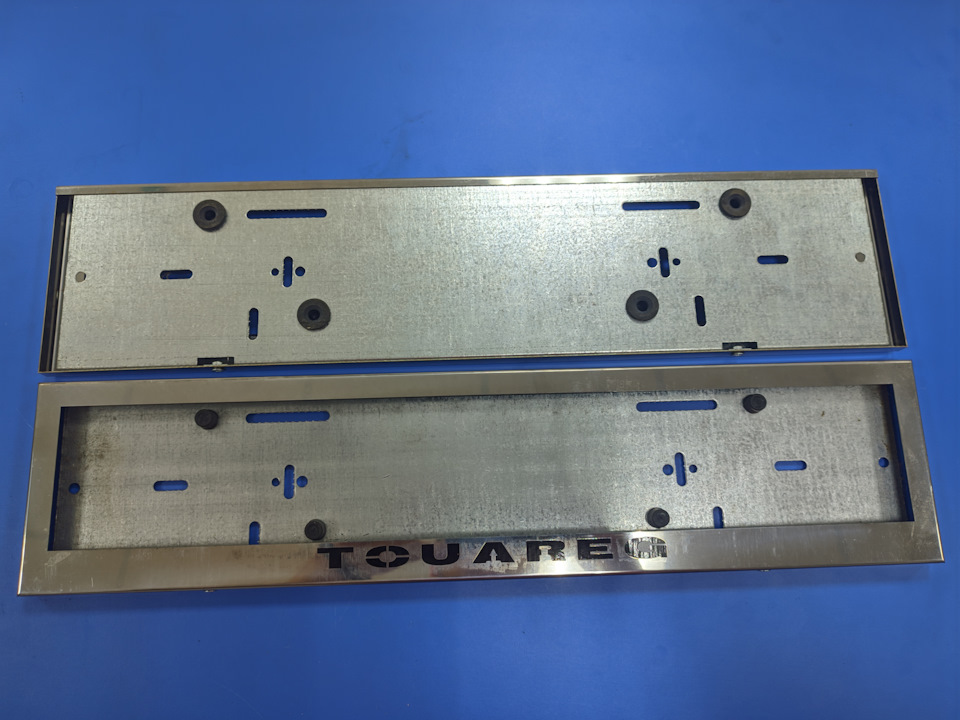 Рамки номерные Volkswagen Touareg на Volkswagen Touareg (1G ...
