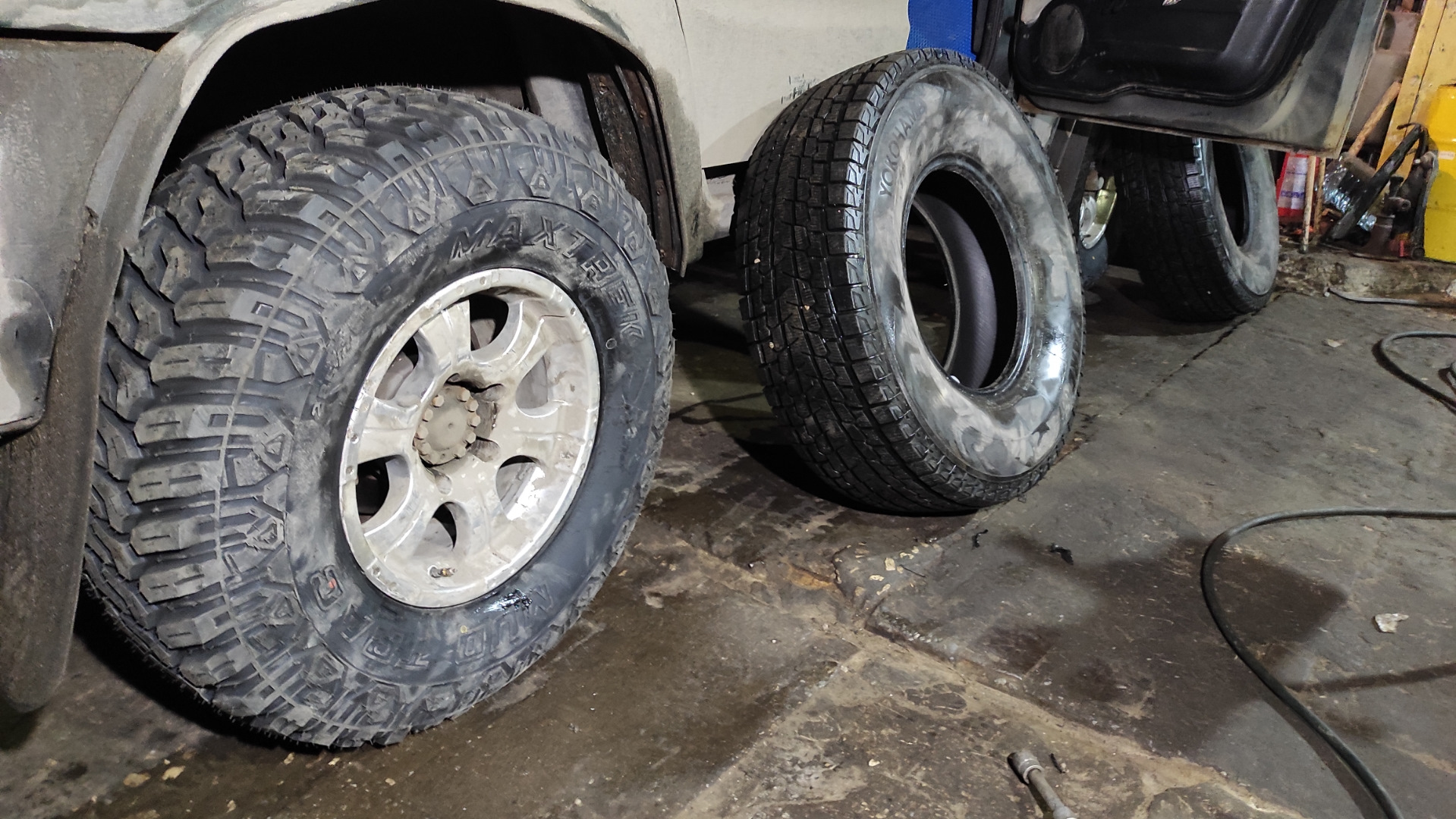 Maxtrek mud trac 285/75 R16 — УАЗ Patriot, 5,2 л, 2010 года | шины | DRIVE2