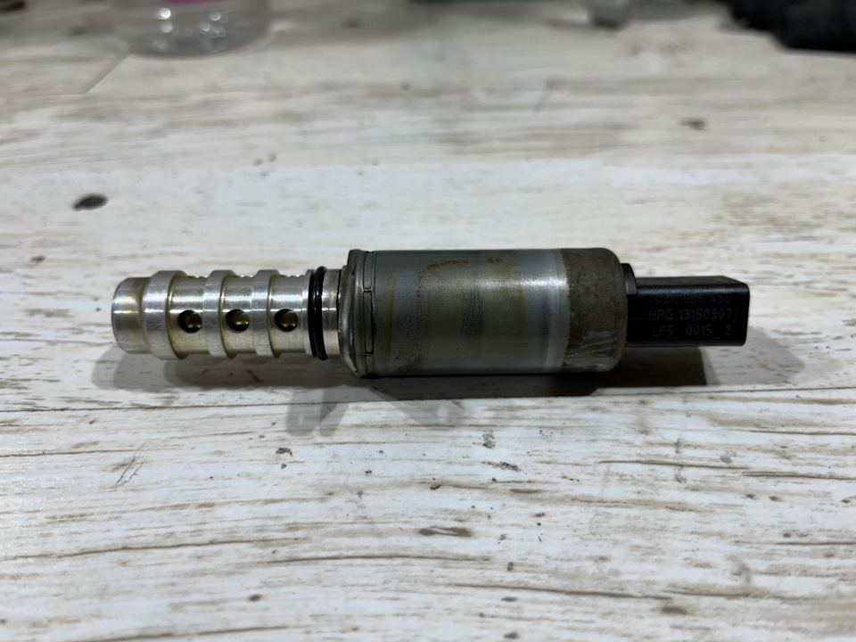 Корпус регуляторов фаз грм Volkswagen Touareg 2012 на Volkswagen ...