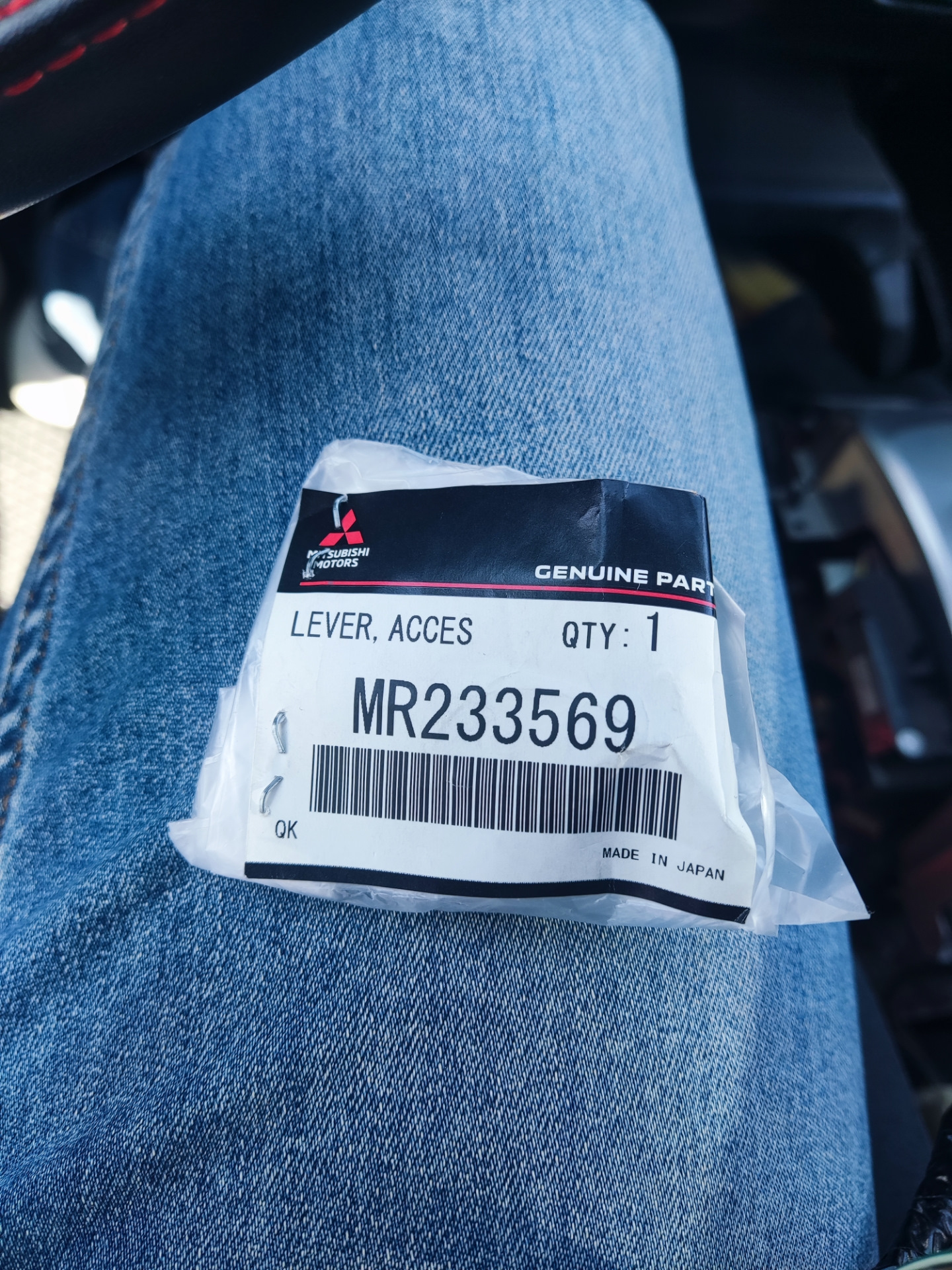 Подсветка блока климата, прикуривателя и замена фиксатора подлокотника ...