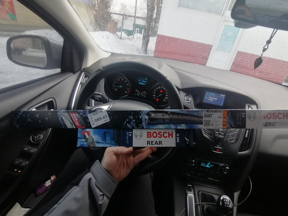 Замена щеток стеклоочистителей — Ford Focus III Hatchback, 1,6 л, 2011 ...