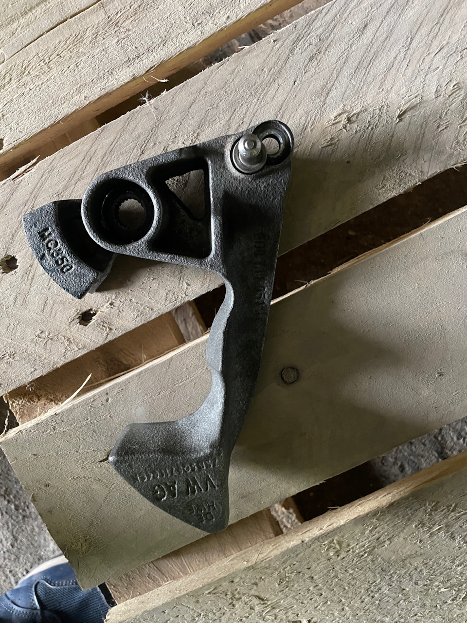 8J0711046E Рычаг переключения п VAG | Запчасти на DRIVE2