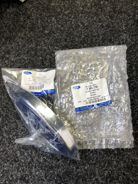 1360719 Эмблема решетки радиатора FOCUS 2 Ford | Запчасти на DRIVE2