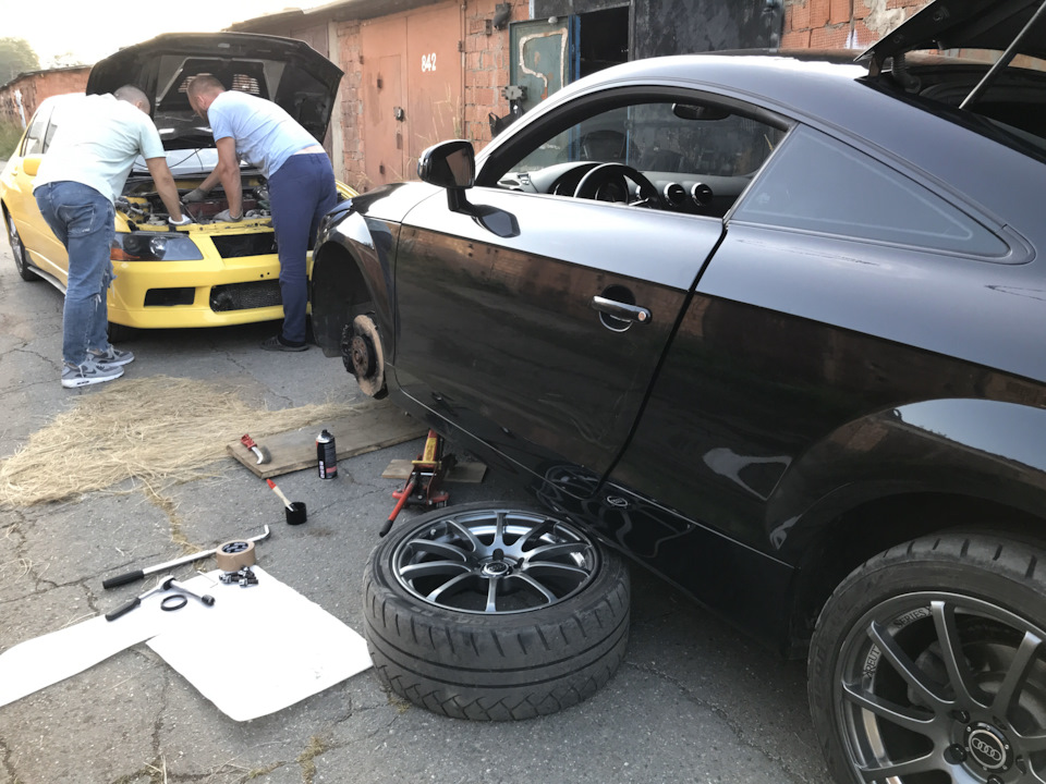 Пыльники тормозных дисков — Audi TT (2G), 2 л, 2009 года | своими ...