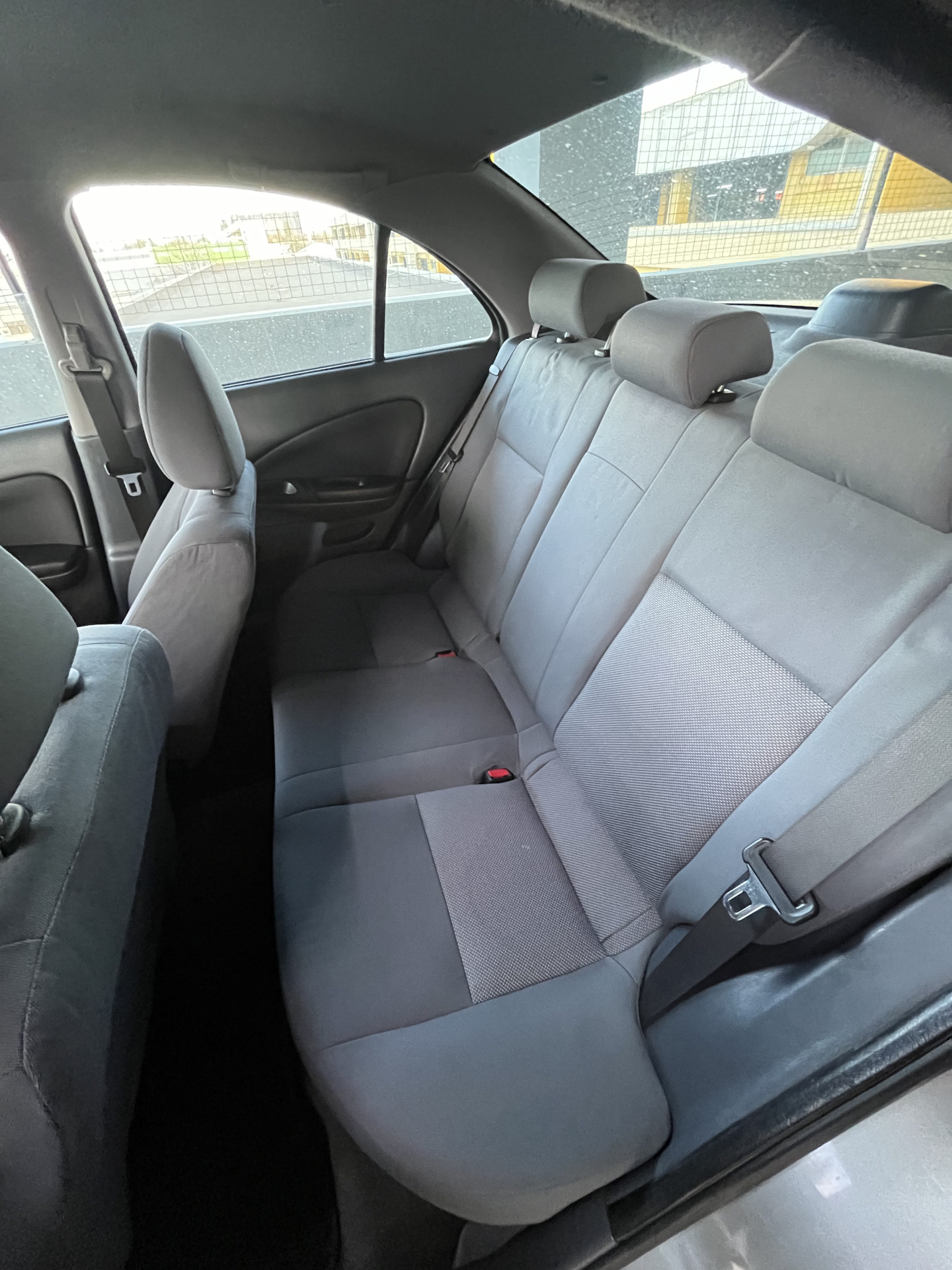 Виброизоляция задней полки и шумоизоляция задних арок — Nissan Almera ...
