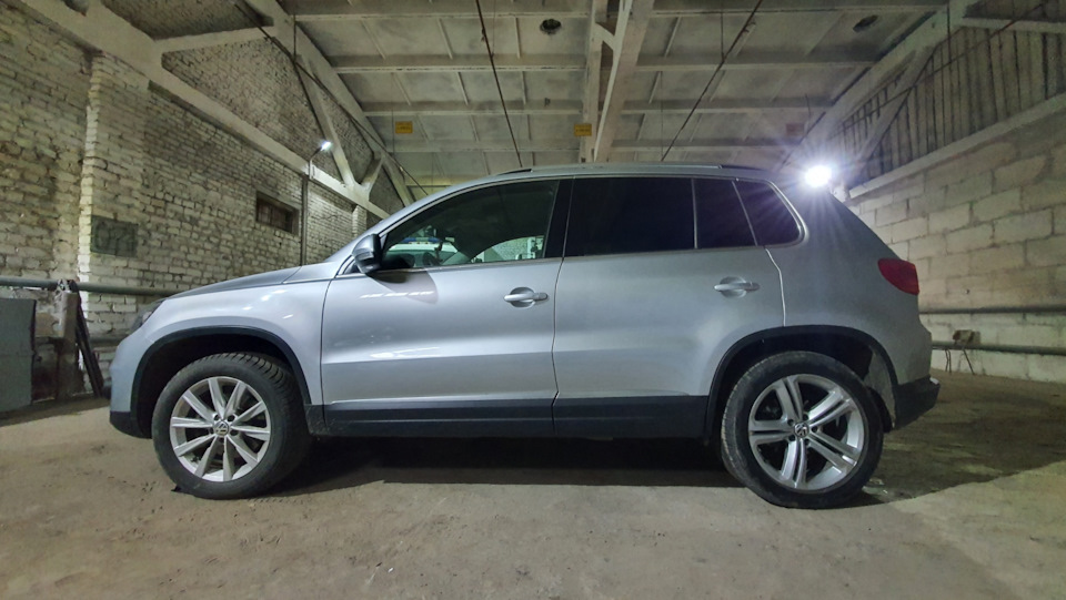 Зима пришла…красивые диски унесла — Volkswagen Tiguan (1G), 2 л, 2013 ...