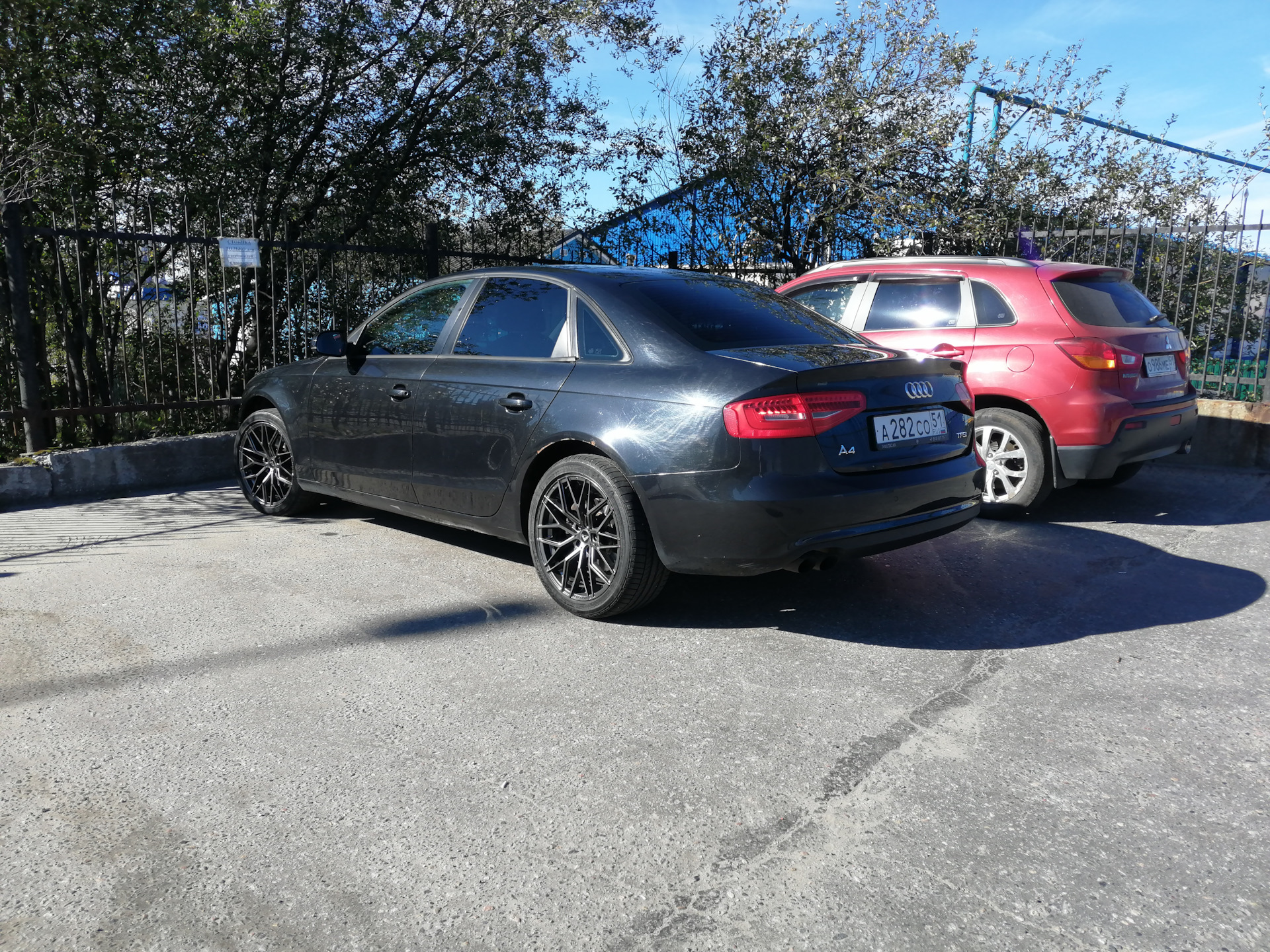 Замена сайлентблоков нижних рычагов передней подвески — Audi A4 B8 1 8 л 2013 года визит