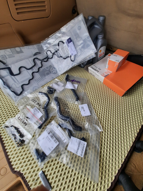 A0000534158 Колпачок маслосъёмный Mercedes | Запчасти на DRIVE2