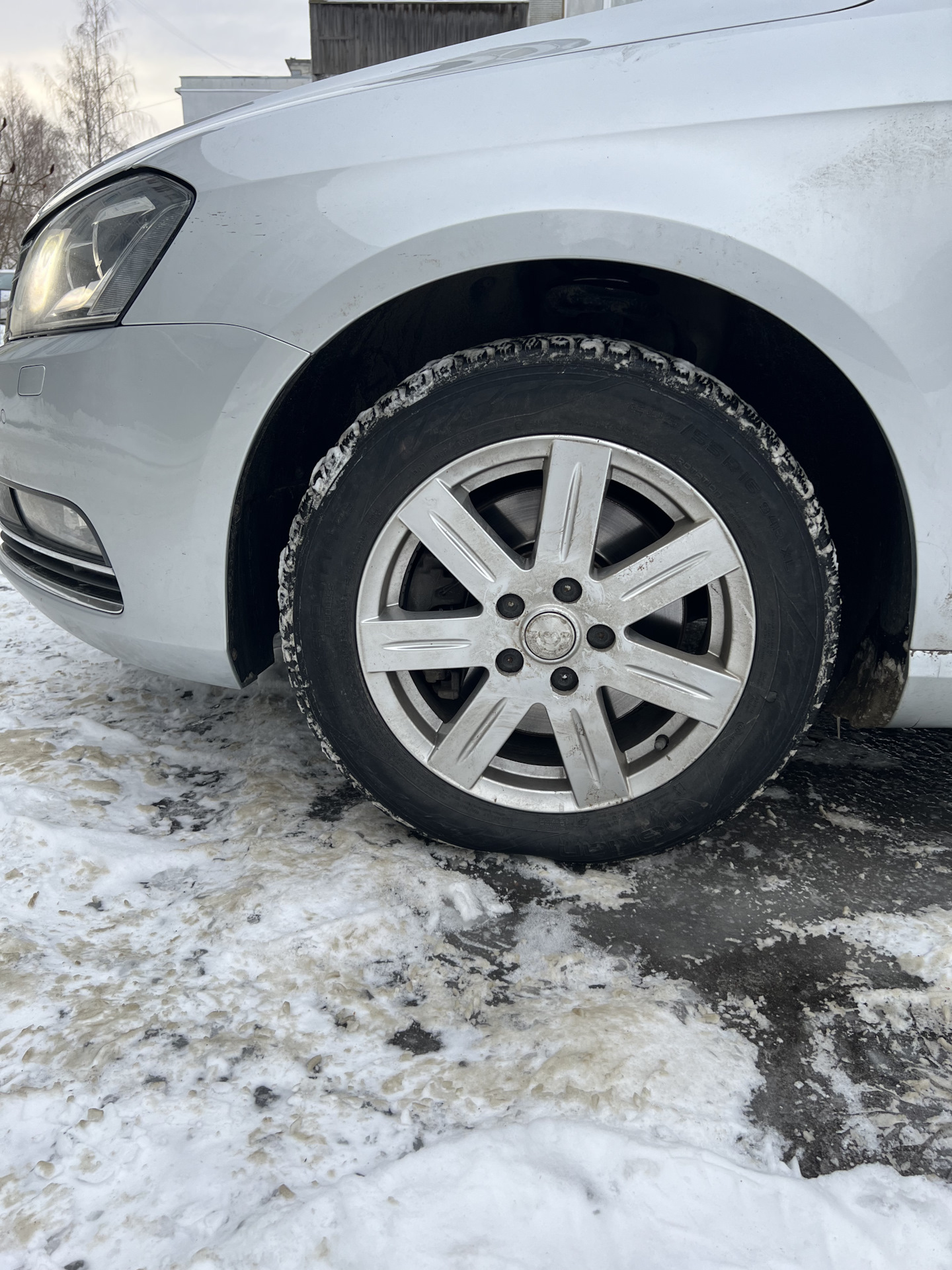 Замена передних пружин — Volkswagen Passat B7, 1,8 л, 2012 года | визит ...