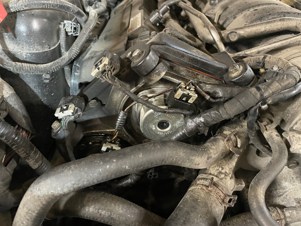 Замена масла, ремней и т.д. — Cadillac SRX (1G), 4,6 л, 2009 года ...