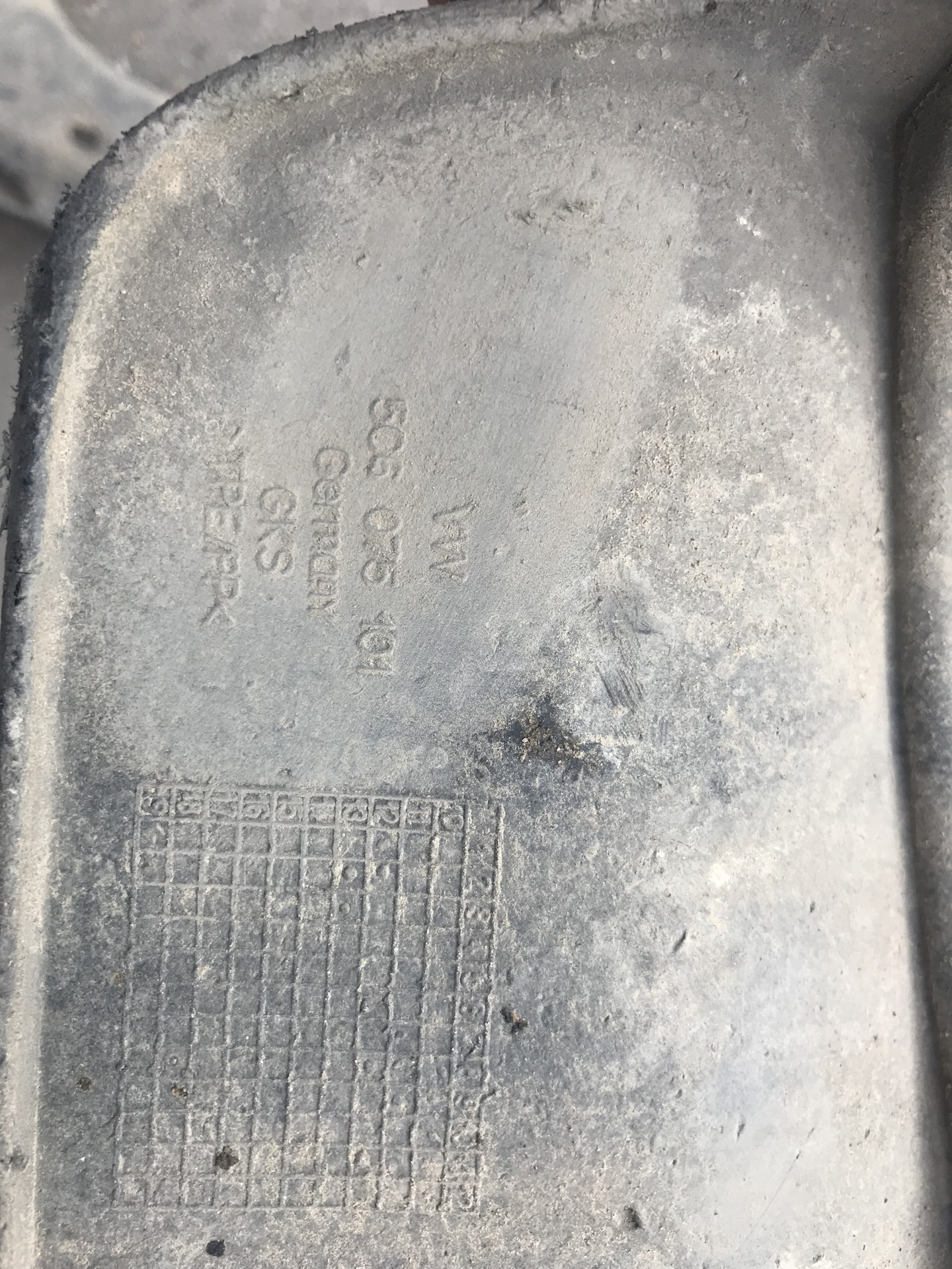 Кому брызговики на Джетта 6 — Volkswagen Jetta VI, 1,4 л, 2013 года ...