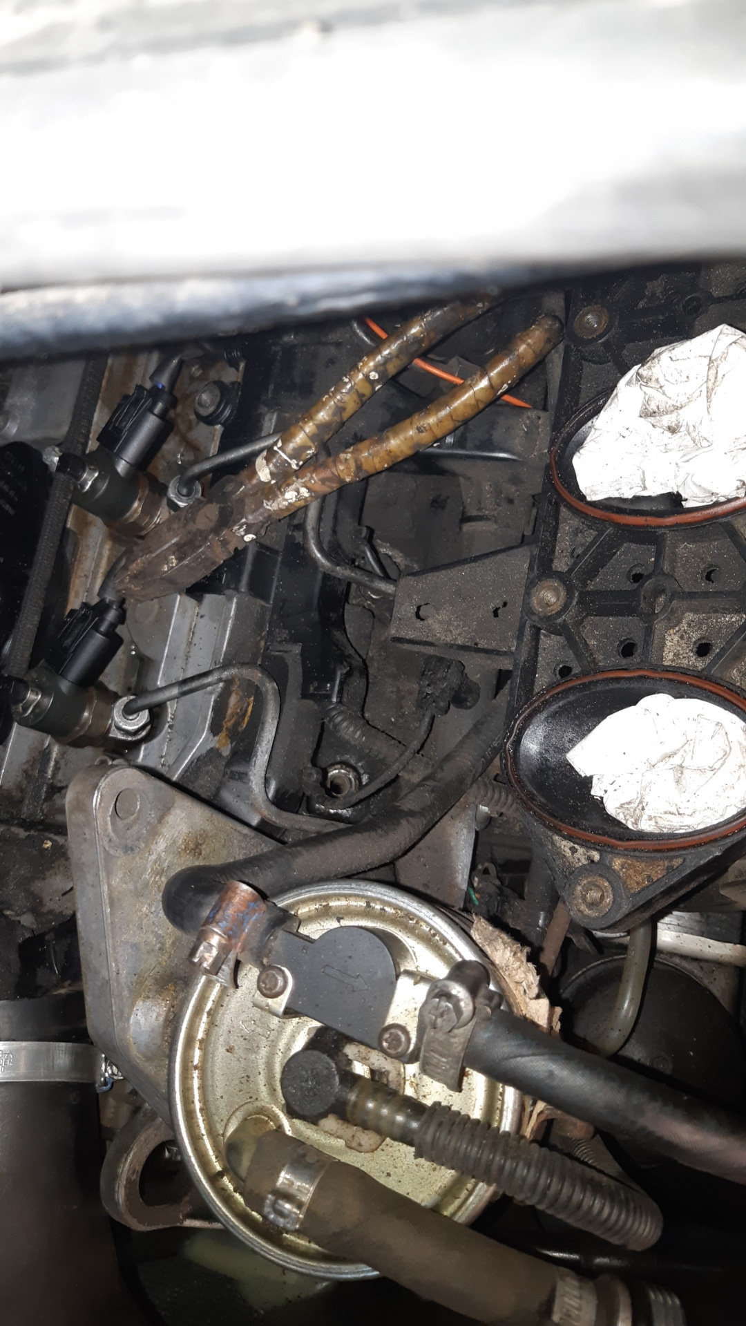 Замена свечей накаливания — Mercedes-Benz Sprinter (1G), 2,2 л, 2002 ...