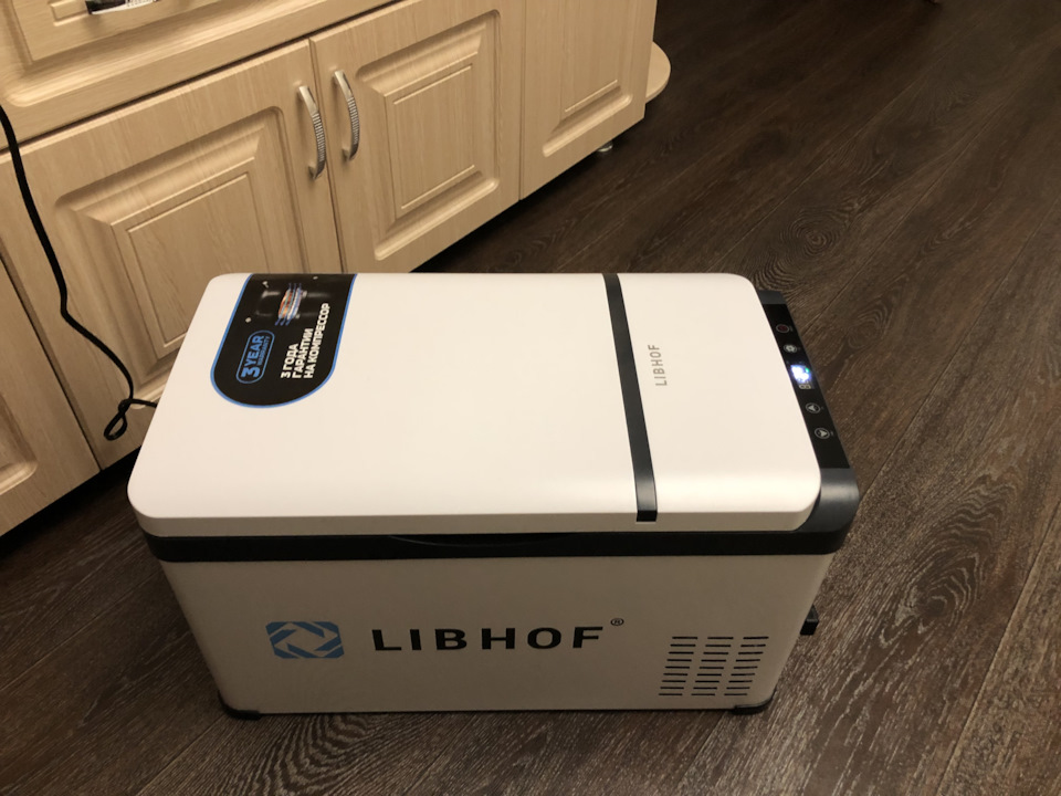 Автомобильный холодильник Libhof K-26 — Lada Vesta SW (1G), 1,6 л, 2018 года | аксессуары | DRIVE2