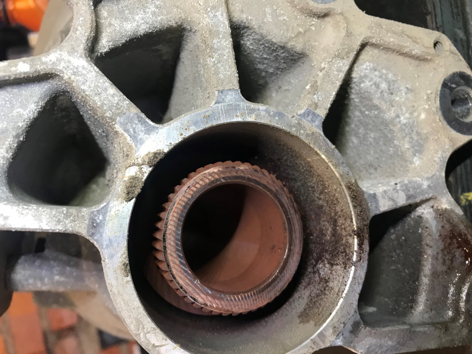 Втулка — Volvo XC70 III, 3 л., 2014 года | визит на сервис | DRIVE2