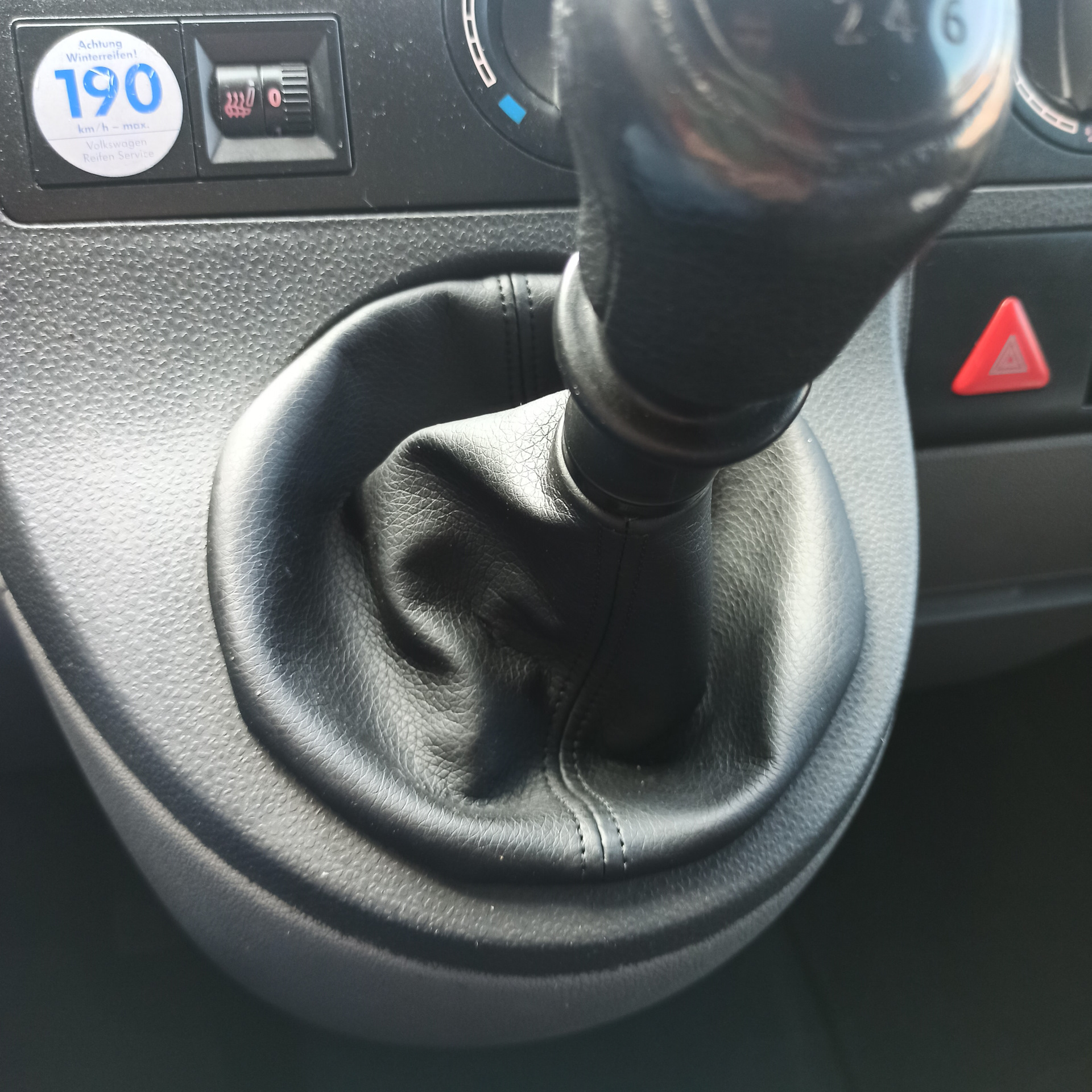 чехол ручки кпп — Volkswagen Transporter T5, 2,5 л, 2007 года ...