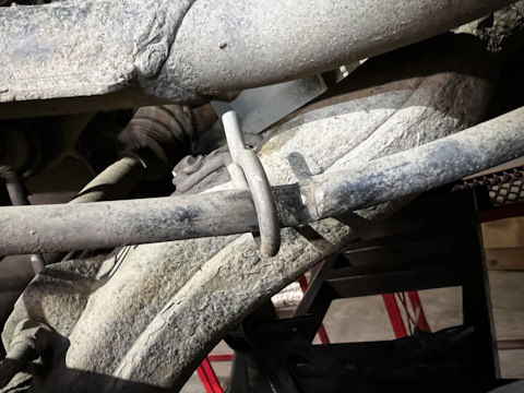 LR018470 Трос стояночного тормоза Jaguar Land Rover | Запчасти на DRIVE2