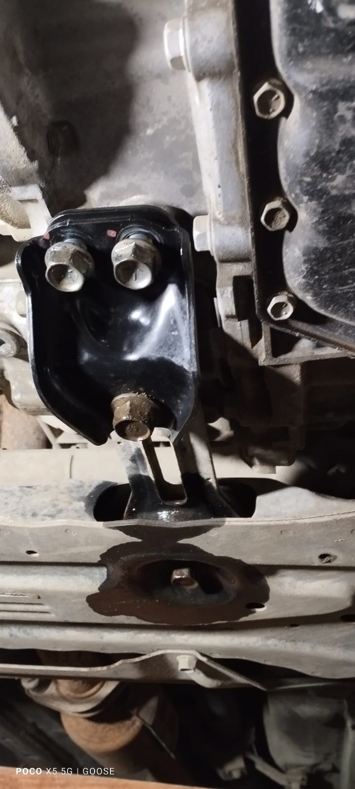 Замена левой подушки мотора и нижней подушки — Mitsubishi Outlander (3G ...