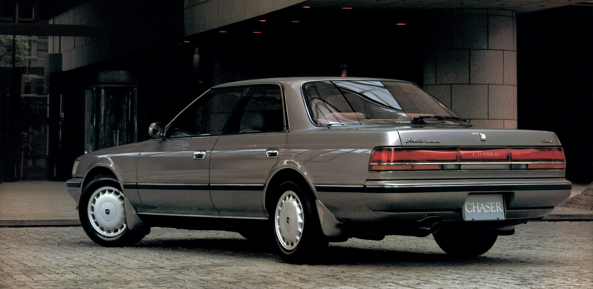 Кузовные работы и экстерьер автомобиля. Глава 10-ая. Приобретение редких эмблем и шильдиков с ...