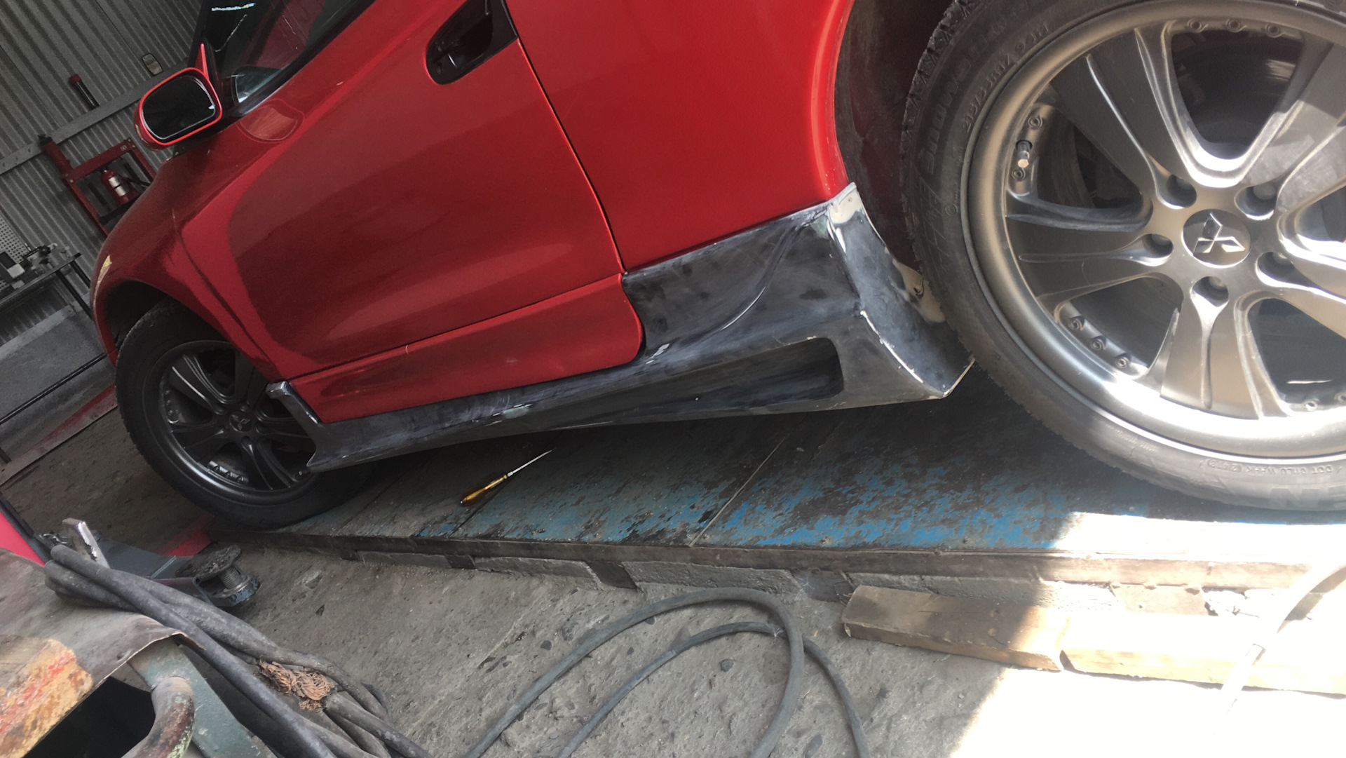 Примерка порогов Bomex — Mitsubishi Eclipse (2G), 2 л, 1998 года ...