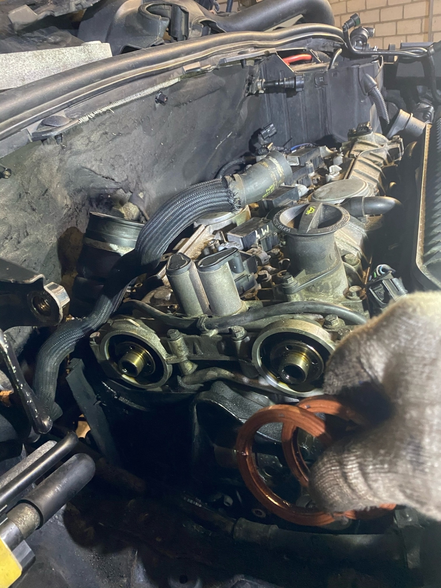 Замена ремня грм, роликов, сальников распредвалов — Volvo S80 (2G), 2,5 ...