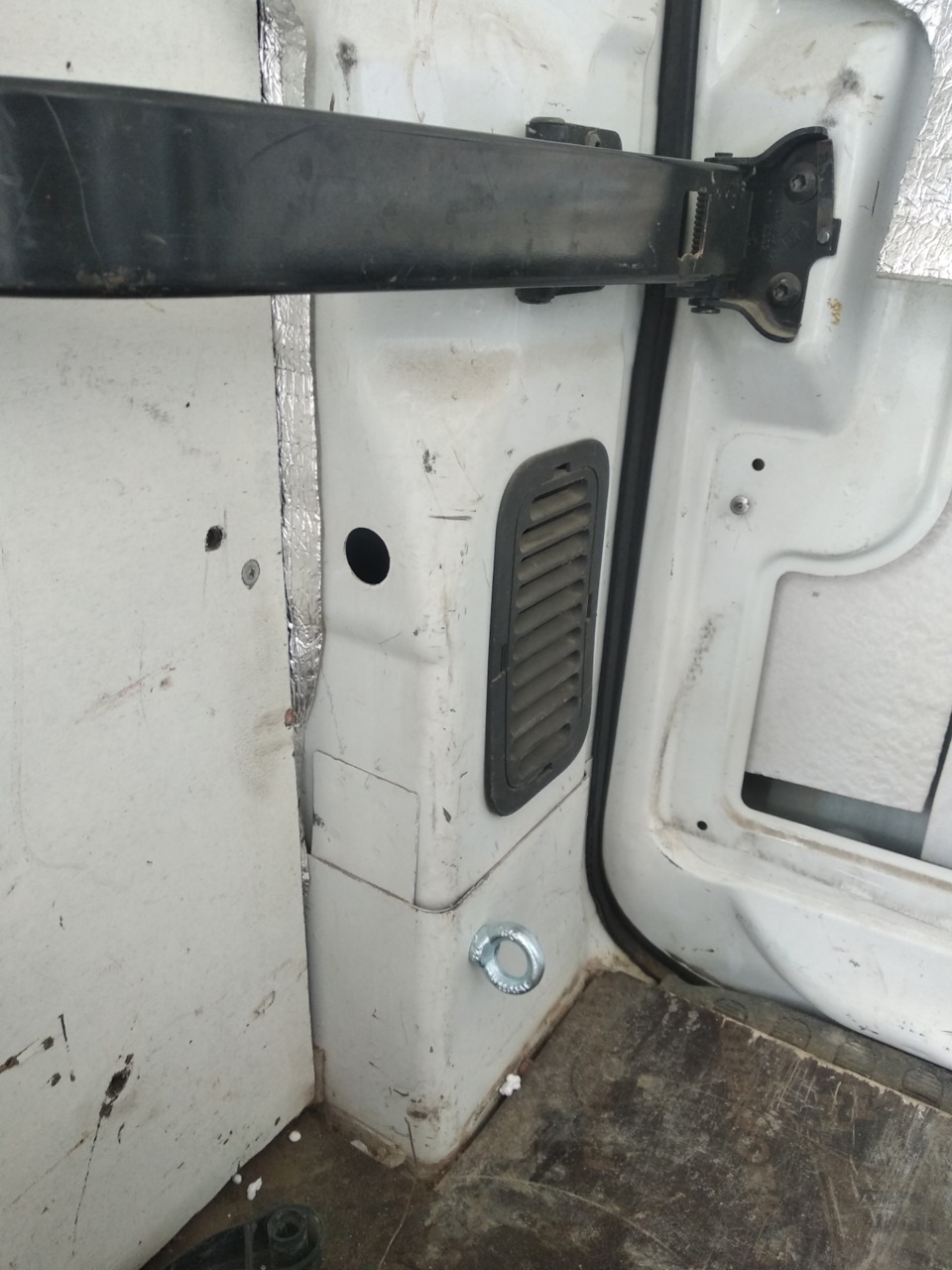 Крепеж для груза — Renault Master (3G), 2,3 л, 2011 года | аксессуары ...