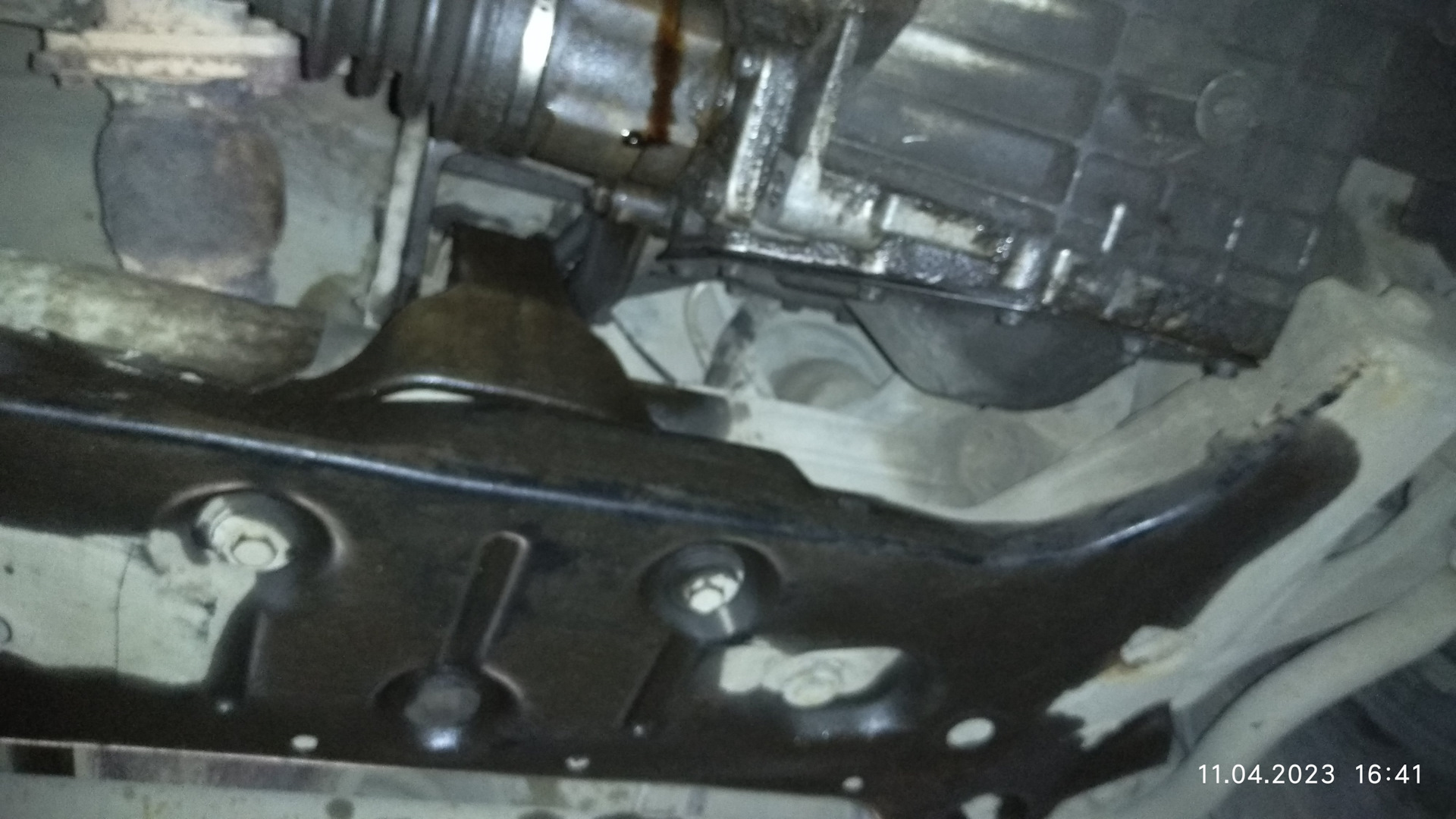 Замена датчика давления масла — Dodge Stratus 2g 2 4 л 2003 года