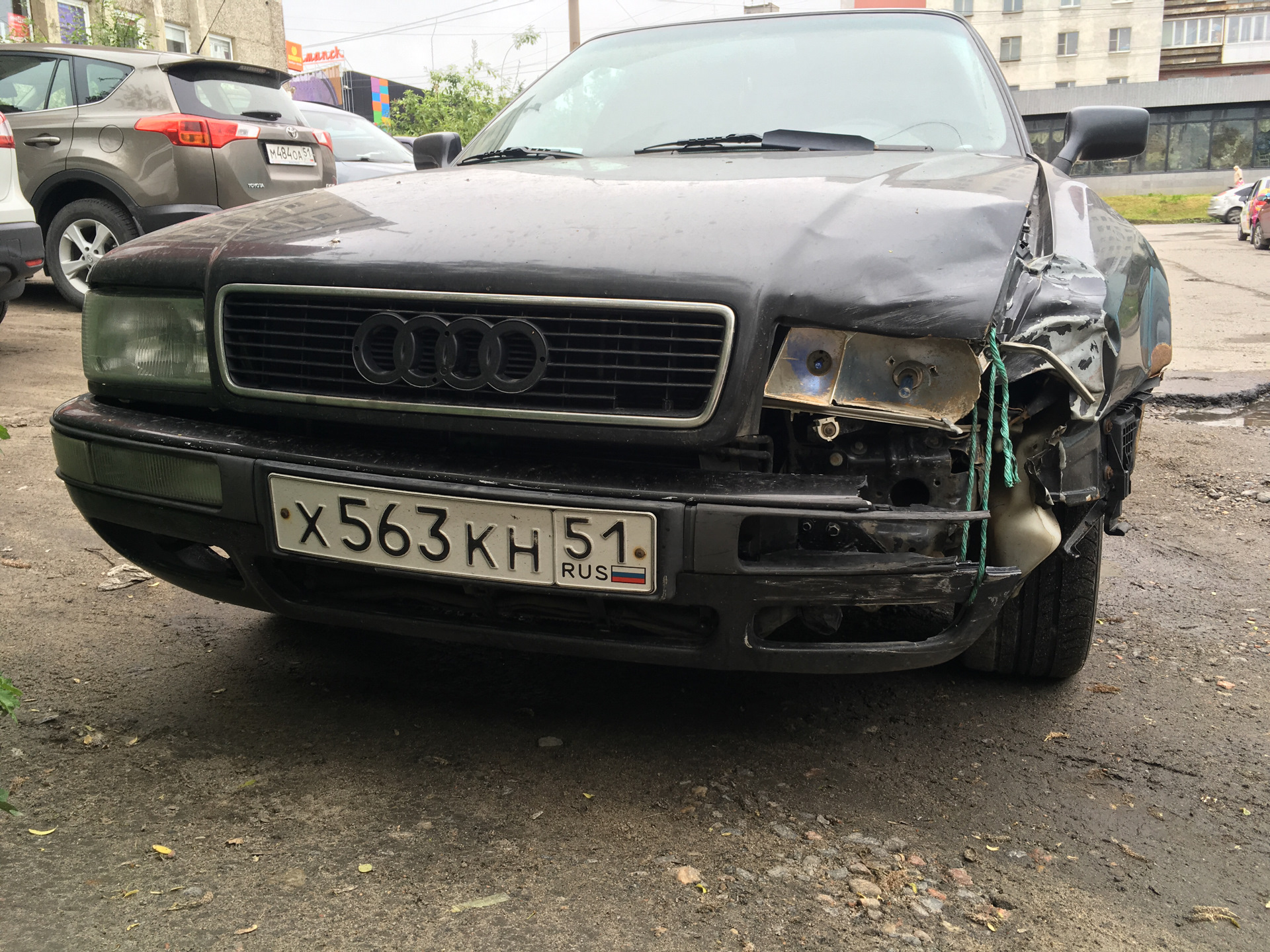 Печальное состояние — Audi 80 B4 2 8 л 1994 года ДТП Drive2