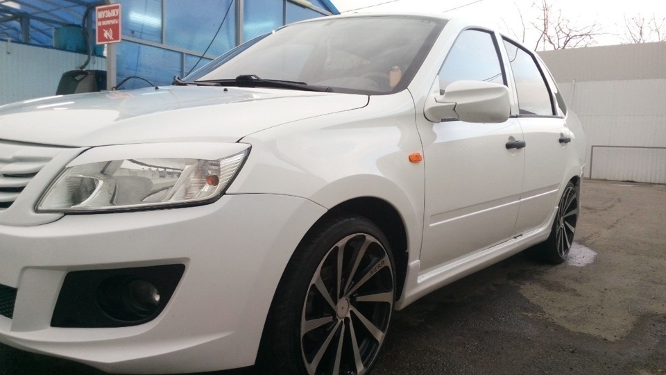 Lada Гранта (1G) 1.6 бензиновый 2013 | Спорт обвесы. на DRIVE2