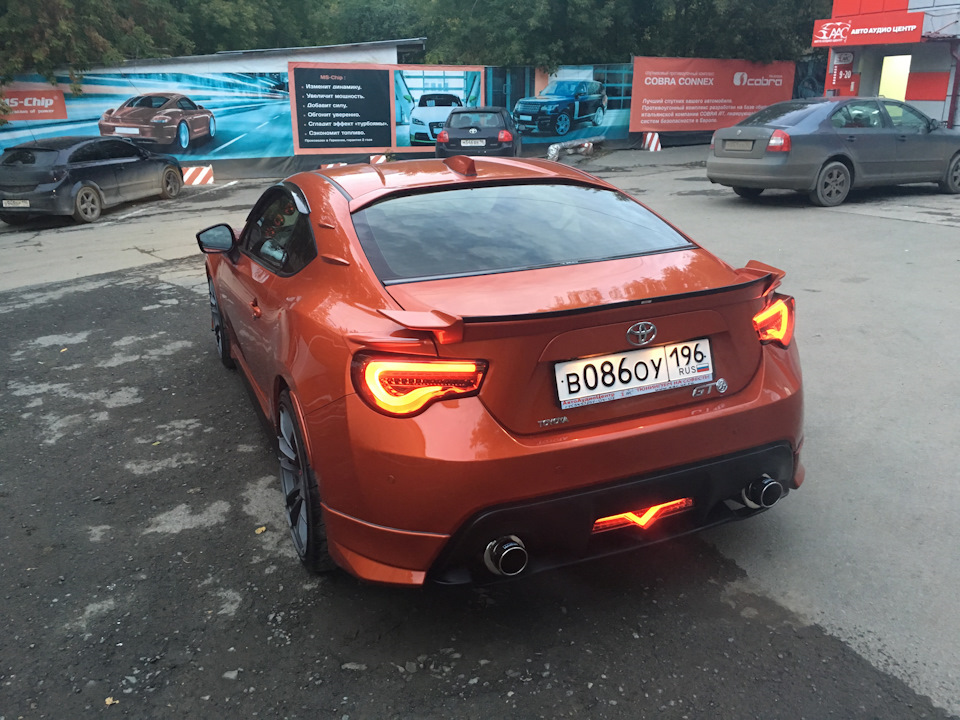 Смесь задних спойлеров TRD и SARD — Toyota GT86, 2 л, 2012 года ...