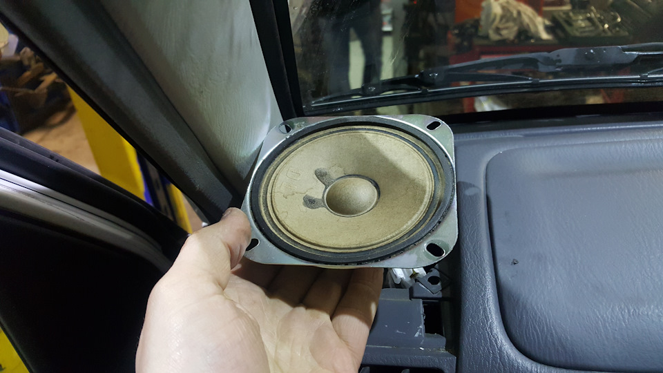 Динамики, распиновка штатной магнитолы — Nissan Vanette (4G), 1,8 л ...