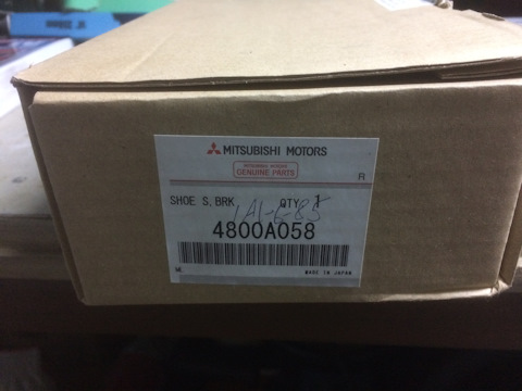4800A058 Комплект барабанных тормозных колодок. Задняя ось Mitsubishi ...