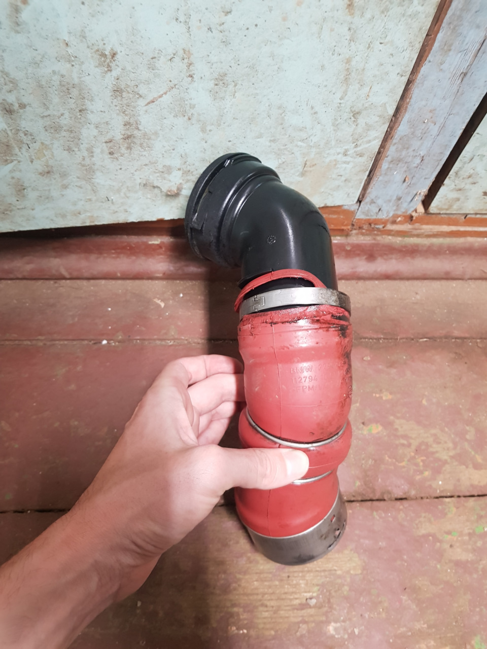 Замена патрубка интеркулера — BMW 5 series (E60), 3 л, 2009 года ...