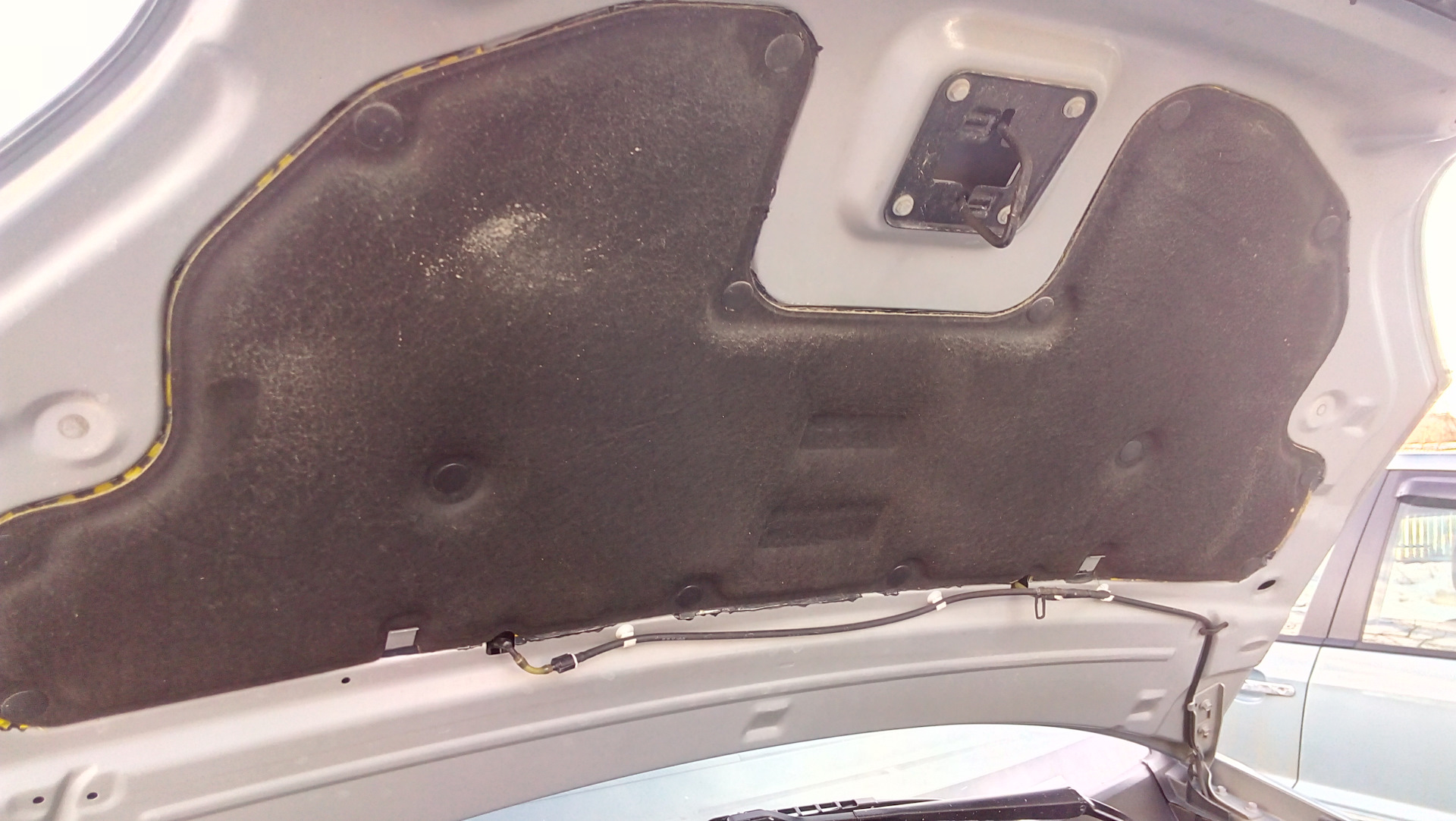 Шумоизоляция часть 7: капот (финальная деталь) — Ford Fusion, 1,6 л ...