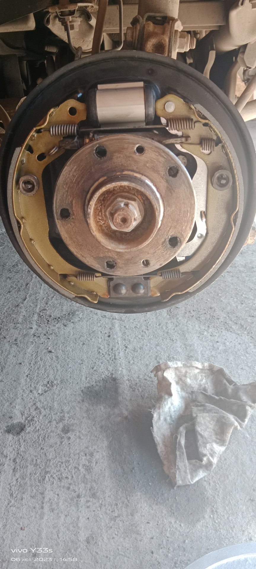 Тормоза задние. — Renault Duster (1G), 1,6 л, 2013 года | своими руками ...
