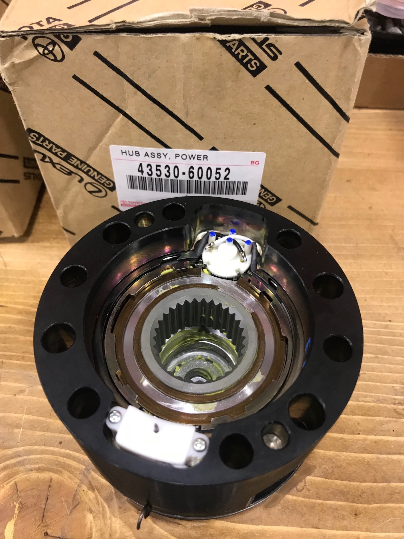 POWER HUB ASSY Genuine — Toyota Land Cruiser Prado 70-series, 3 л, 1994 ...