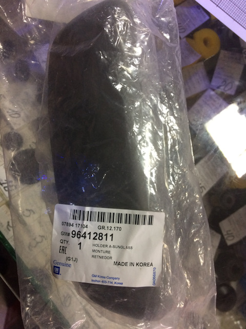 96412811 Держатель Очков Салонный GM | Запчасти на DRIVE2