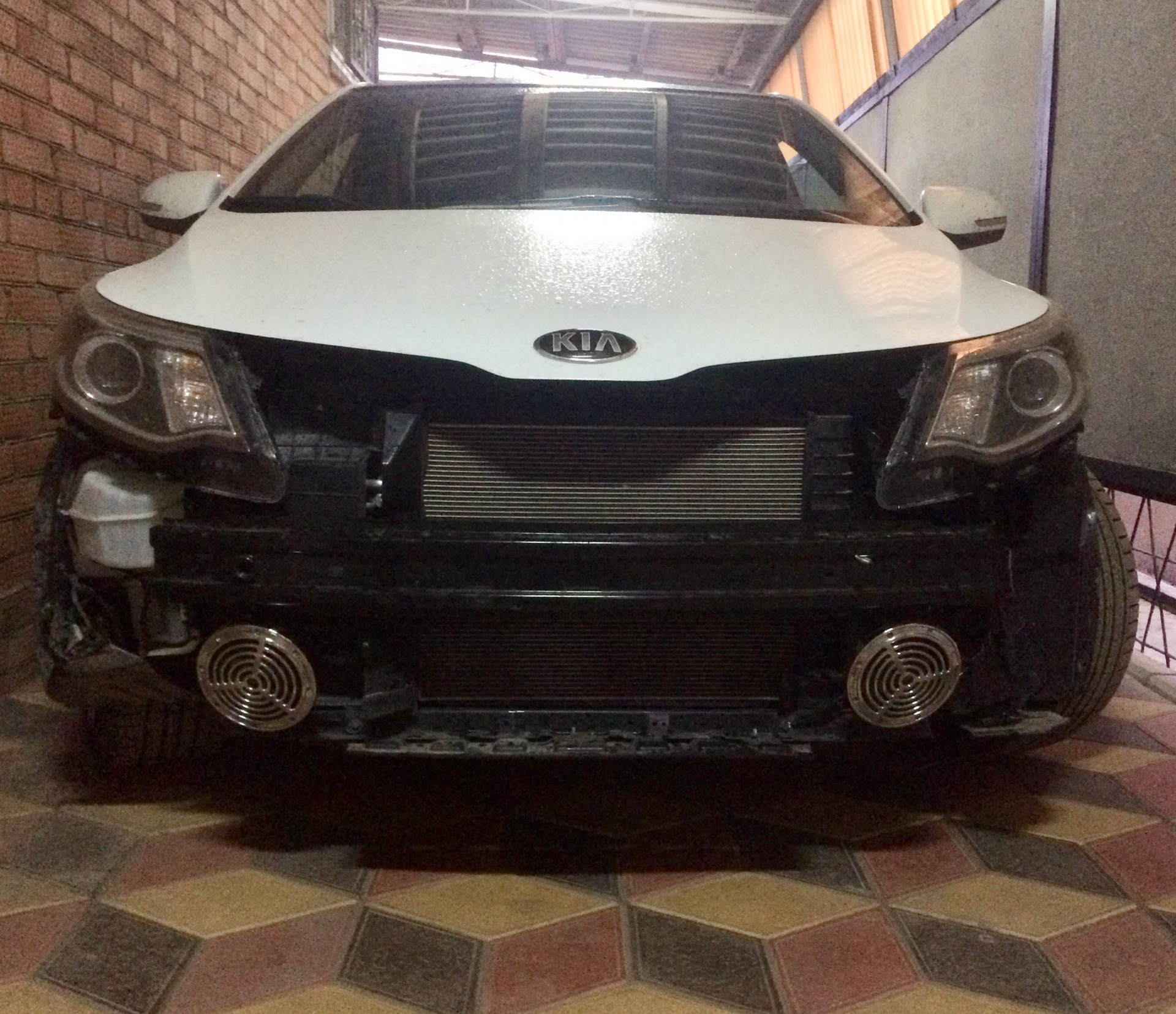 Radiant Mega Elegance Horn — KIA Rio (3G), 1,6 л, 2017 года ...