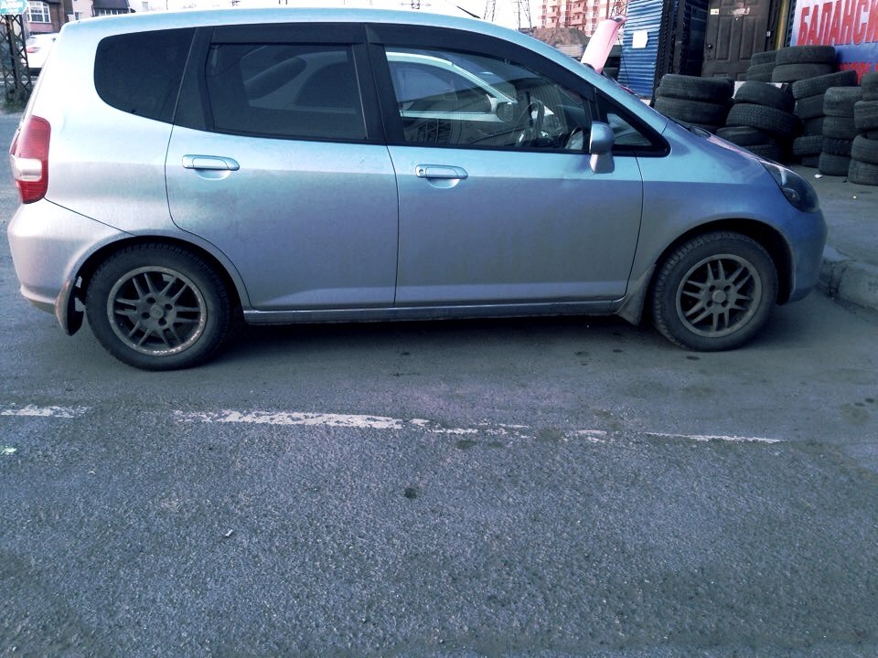 Переобула Федор'а :) — Honda Fit (1G), 1,3 л, 2001 года | колёсные диски | DRIVE2