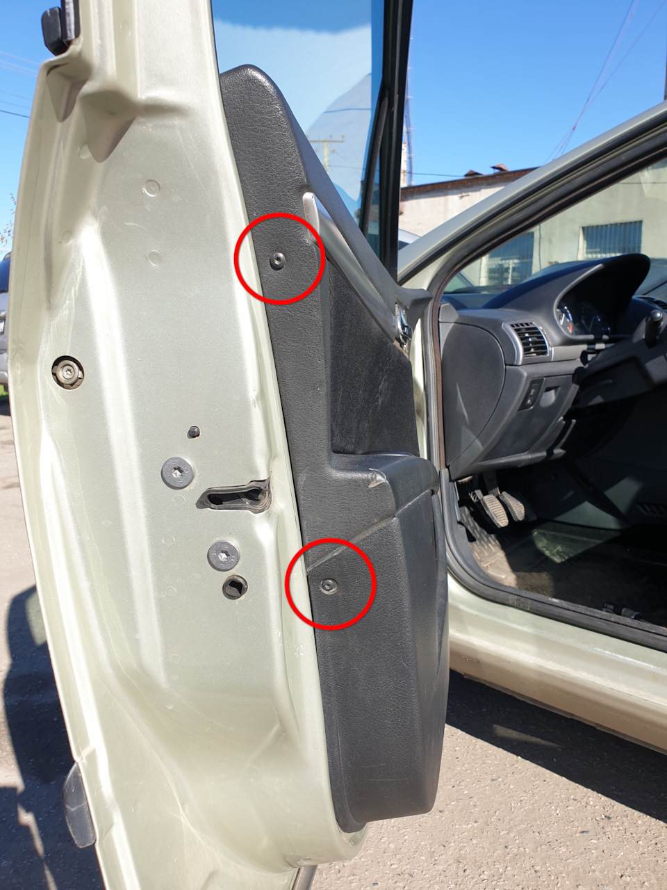 Замена замка водительской двери — Peugeot 407, 1,8 л, 2007 года ...