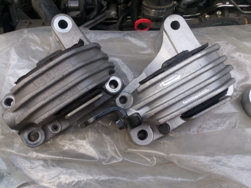 замена верхней опоры двигателя — Volvo XC90 (1G), 2,4 л, 2007 года ...