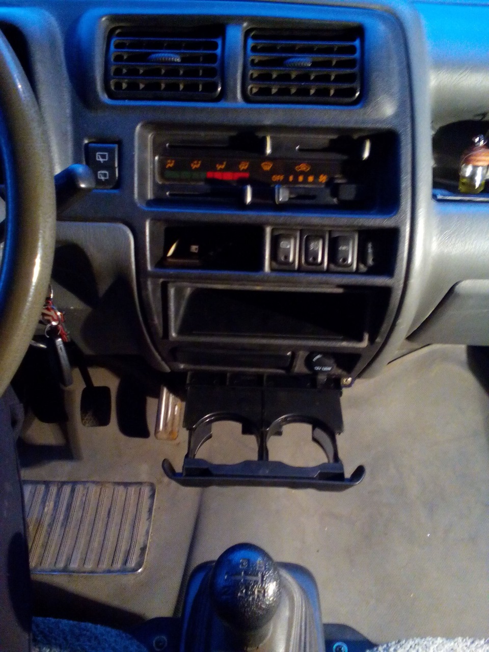 Осузучиваемся. Заколхозил подстаканники :) — Suzuki Every (DA52), 1 л ...