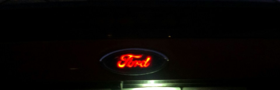 значок форд с подсветкой — Ford Focus Hatchback III, 1,6 л, 2012 года ...